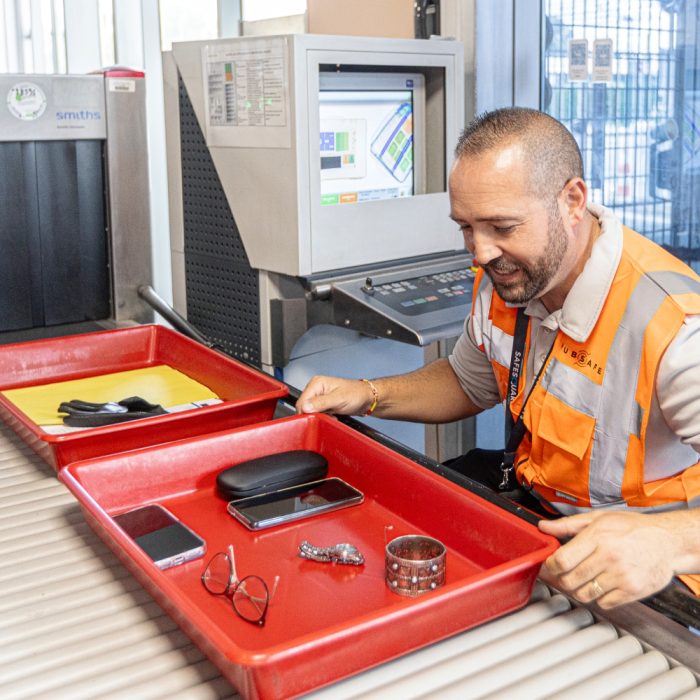 Hold baggage security screening | Samsic aero